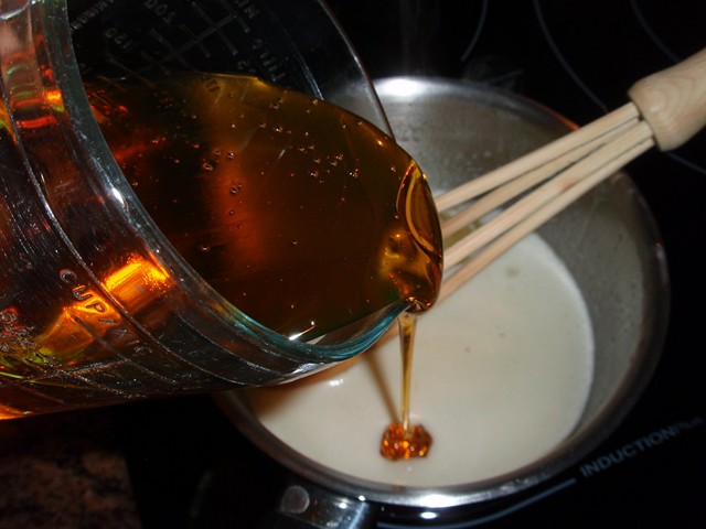 cómo hacer Golden Syrup o sirope dorado casero | Tarta de manzana