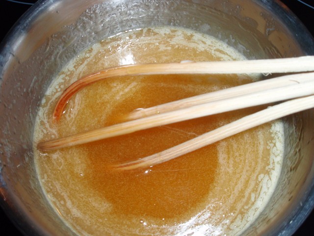 cómo hacer Golden Syrup o sirope dorado casero | Tarta de manzana