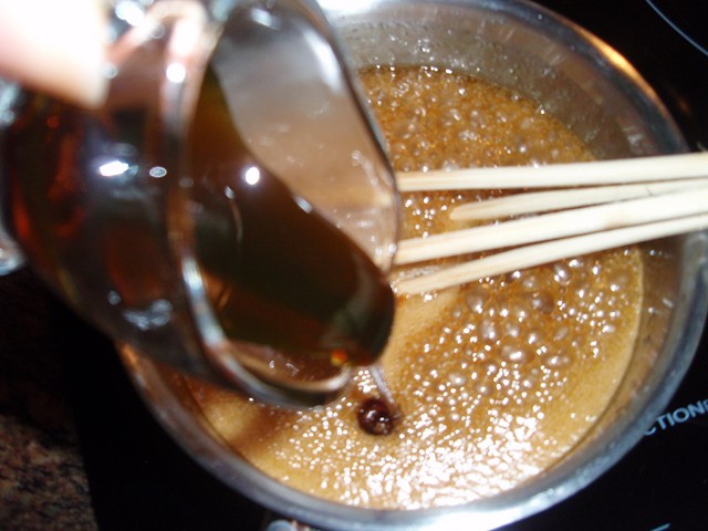 cómo hacer Golden Syrup o sirope dorado casero | Tarta de manzana